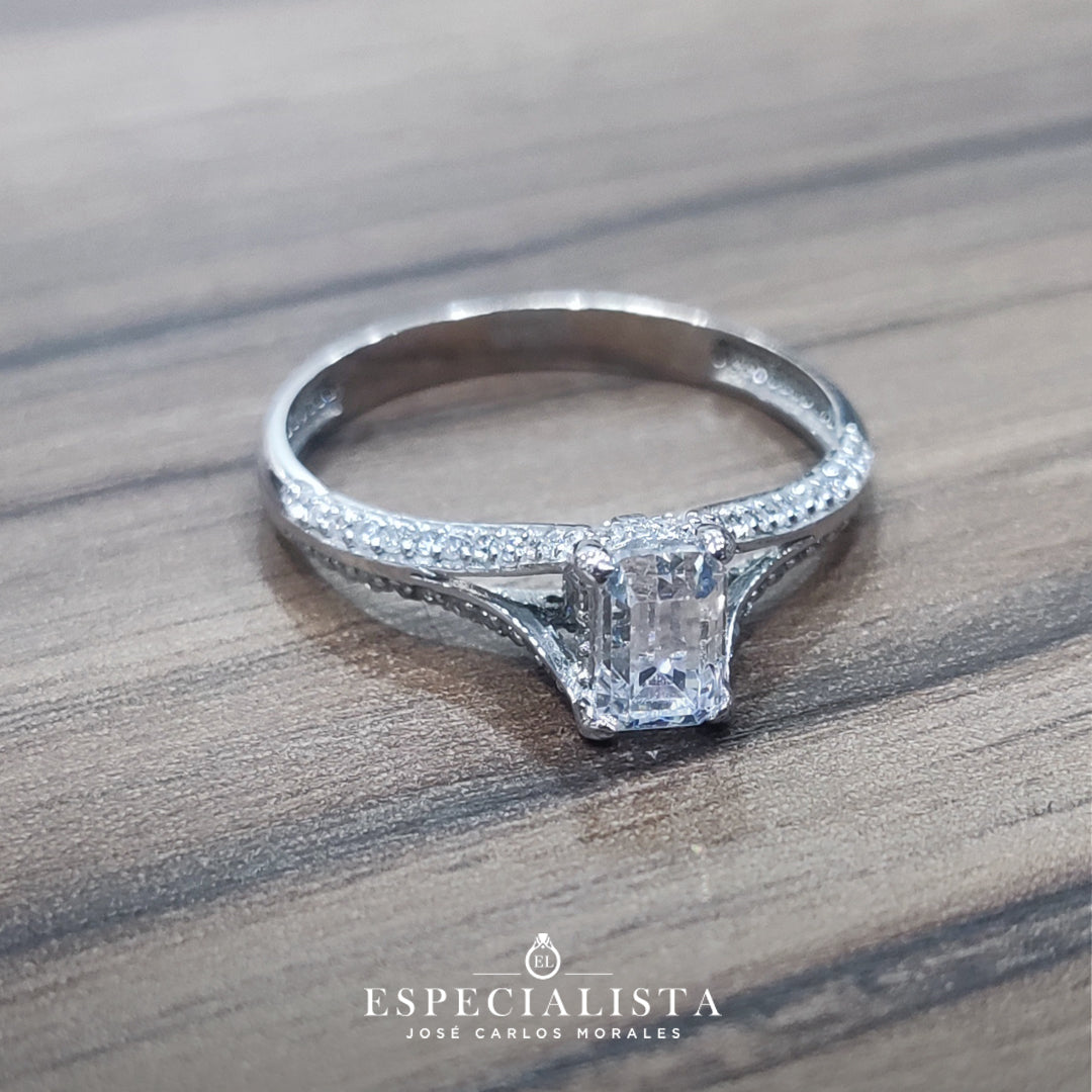18zbe23lq Anillo De Compromiso En Oro De 10 Kilates Joyería El